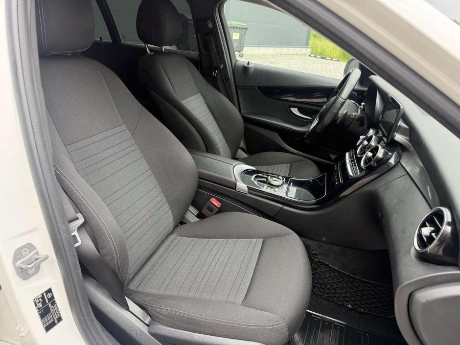 Balts Mercedes-Benz c-220 2019 Šauļi, ar dzinēja tilpumu 1.95 L un nobraukumu 270 tūkst. km par 9700 €, foto 12 vietnē AUTOMOTO.COM.LV