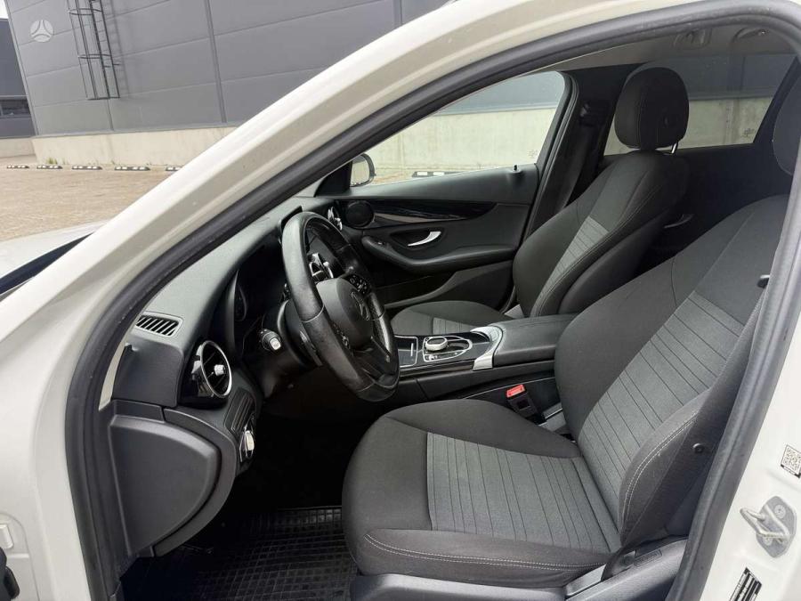 Balts Mercedes-Benz c-220 2019 Šauļi, ar dzinēja tilpumu 1.95 L un nobraukumu 270 tūkst. km par 9700 €, foto 14 vietnē AUTOMOTO.COM.LV
