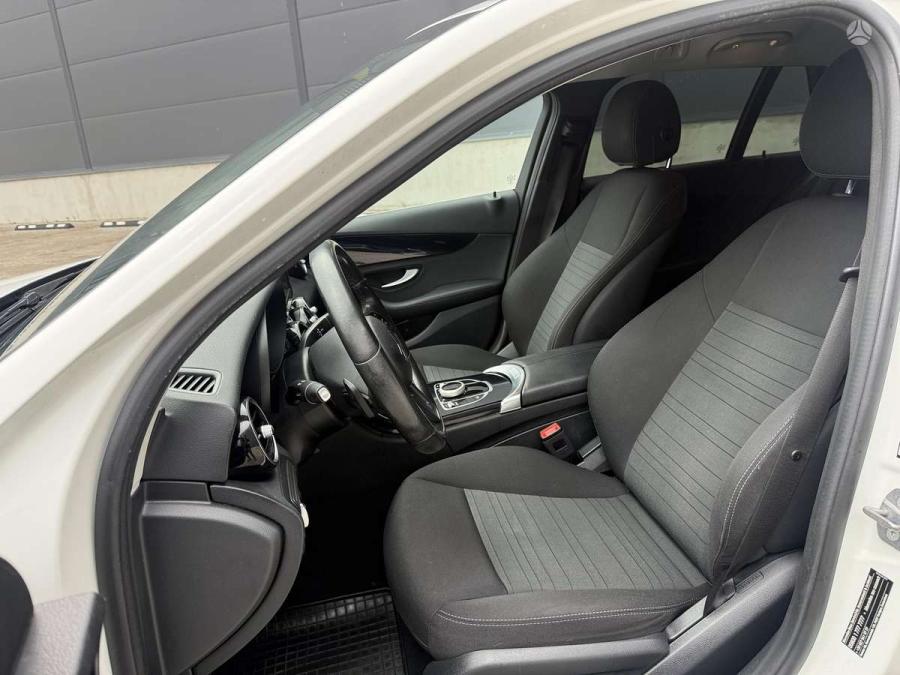 Balts Mercedes-Benz c-220 2019 Šauļi, ar dzinēja tilpumu 1.95 L un nobraukumu 270 tūkst. km par 9700 €, foto 15 vietnē AUTOMOTO.COM.LV