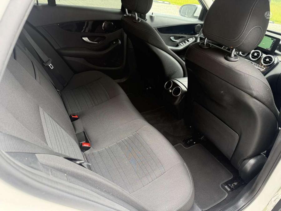 Balts Mercedes-Benz c-220 2019 Šauļi, ar dzinēja tilpumu 1.95 L un nobraukumu 270 tūkst. km par 9700 €, foto 18 vietnē AUTOMOTO.COM.LV