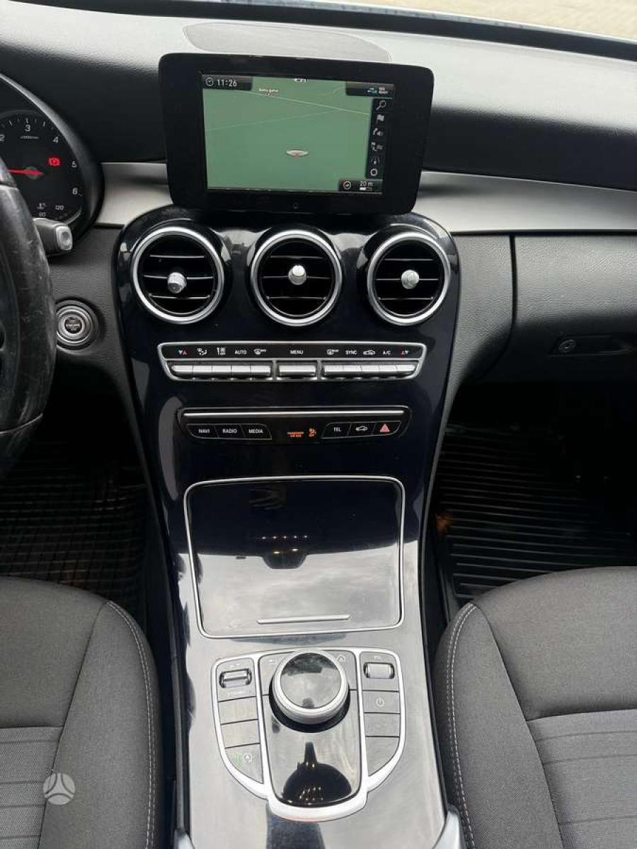 Balts Mercedes-Benz c-220 2019 Šauļi, ar dzinēja tilpumu 1.95 L un nobraukumu 270 tūkst. km par 9700 €, foto 20 vietnē AUTOMOTO.COM.LV