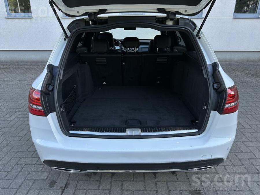 Белый Мерседес Ц 220 2019 в Елгава, объемом двигателя 2.00 л и пробегом 264 тыс. км за 17500 €, фото 8 на AUTOMOTO.COM.LV