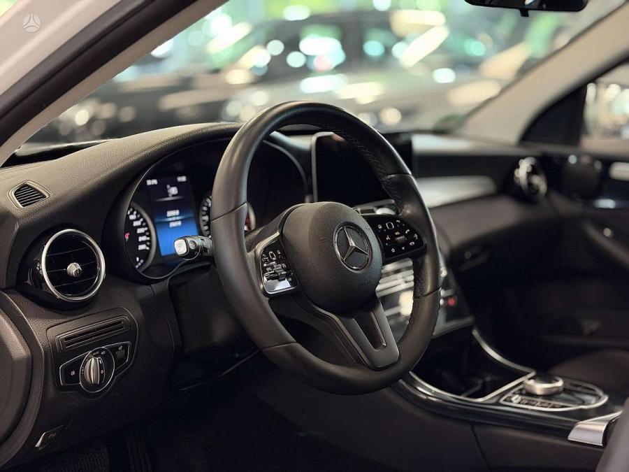 Белый Мерседес Ц 220 2019 в Клайпеда, объемом двигателя 1.95 л и пробегом 236 тыс. км за 16500 €, фото 27 на AUTOMOTO.COM.LV
