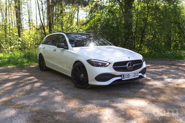 White Mercedes-Benz c-220 2022 in Riga, with an engine capacity of 2.00 L and mileage of 169 thousand km for 27500 €, photo 1 on AUTOMOTO.COM.LV