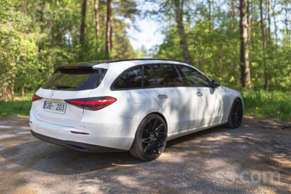White Mercedes-Benz c-220 2022 in Riga, with an engine capacity of 2.00 L and mileage of 169 thousand km for 27500 €, photo 8 on AUTOMOTO.COM.LV