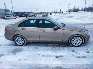 Yellow Mercedes-Benz c-220 2010 in Kaunas, with an engine capacity of 2.20 L and mileage of 310 thousand km for 3750 €, photo 2 on AUTOMOTO.COM.LV