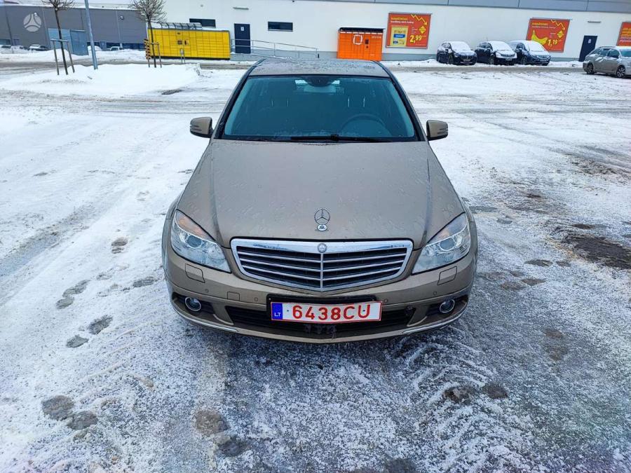 Yellow Mercedes-Benz c-220 2010 in Kaunas, with an engine capacity of 2.20 L and mileage of 310 thousand km for 3750 €, photo 3 on AUTOMOTO.COM.LV