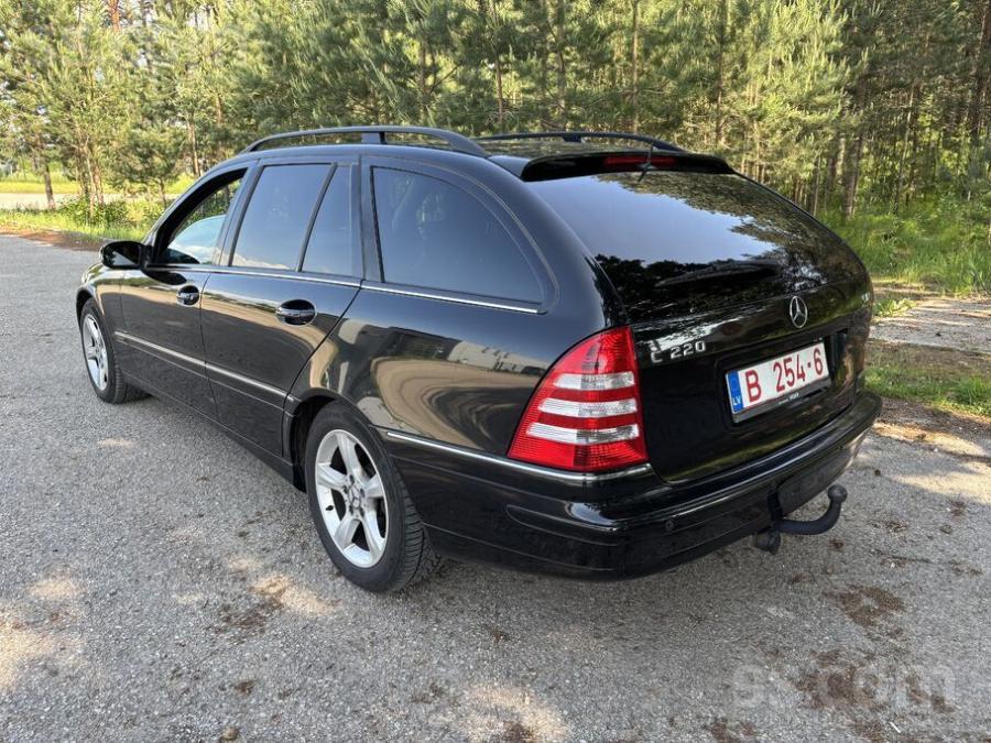 Melns Mercedes-Benz c-230 2006 Ogre, ar dzinēja tilpumu 2.20 L un nobraukumu 0 tūkst. km par 3500 €, foto 4 vietnē AUTOMOTO.COM.LV