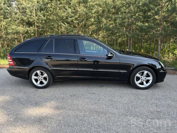 Melns Mercedes-Benz c-230 2006 Ogre, ar dzinēja tilpumu 2.20 L un nobraukumu 0 tūkst. km par 3500 €, foto 7 vietnē AUTOMOTO.COM.LV
