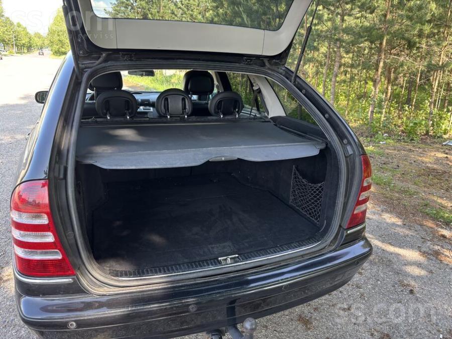 Melns Mercedes-Benz c-230 2006 Ogre, ar dzinēja tilpumu 2.20 L un nobraukumu 0 tūkst. km par 3500 €, foto 9 vietnē AUTOMOTO.COM.LV