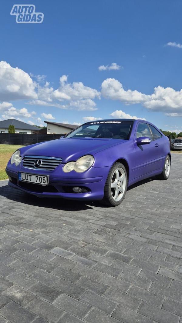 Blue Mercedes-Benz c-230 2001 in Siauliai, with an engine capacity of 2.30 L and mileage of 282 thousand km for 2100 €, photo 1 on AUTOMOTO.COM.LV