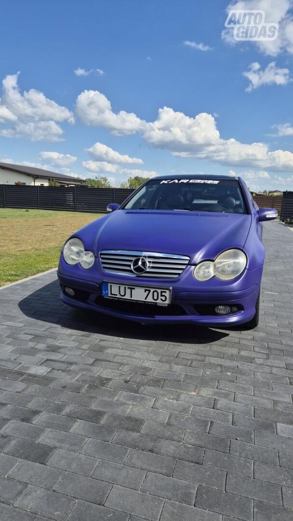 Blue Mercedes-Benz c-230 2001 in Siauliai, with an engine capacity of 2.30 L and mileage of 282 thousand km for 2100 €, photo 2 on AUTOMOTO.COM.LV