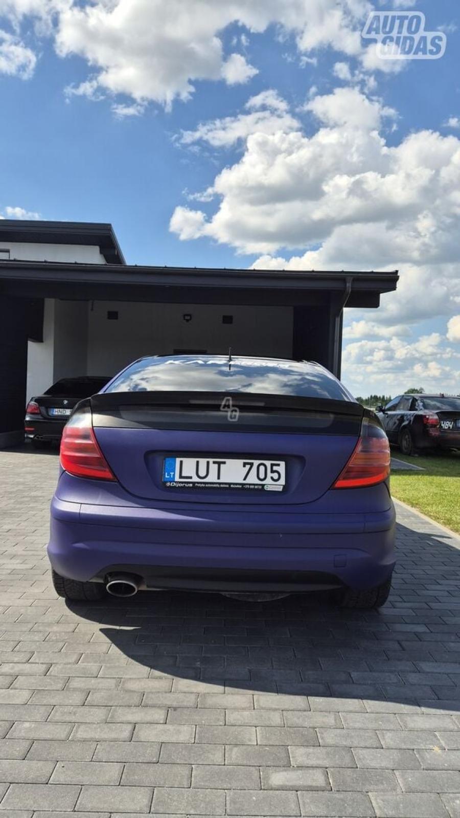 Blue Mercedes-Benz c-230 2001 in Siauliai, with an engine capacity of 2.30 L and mileage of 282 thousand km for 2100 €, photo 6 on AUTOMOTO.COM.LV
