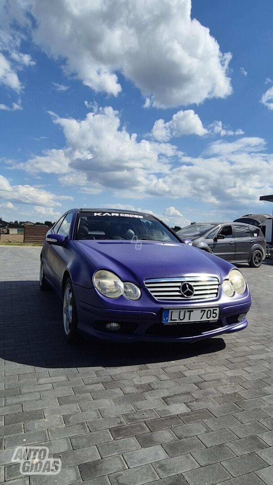 Blue Mercedes-Benz c-230 2001 in Siauliai, with an engine capacity of 2.30 L and mileage of 282 thousand km for 2100 €, photo 9 on AUTOMOTO.COM.LV