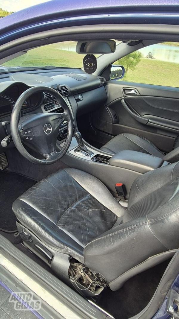 Blue Mercedes-Benz c-230 2001 in Siauliai, with an engine capacity of 2.30 L and mileage of 282 thousand km for 2100 €, photo 9 on AUTOMOTO.COM.LV