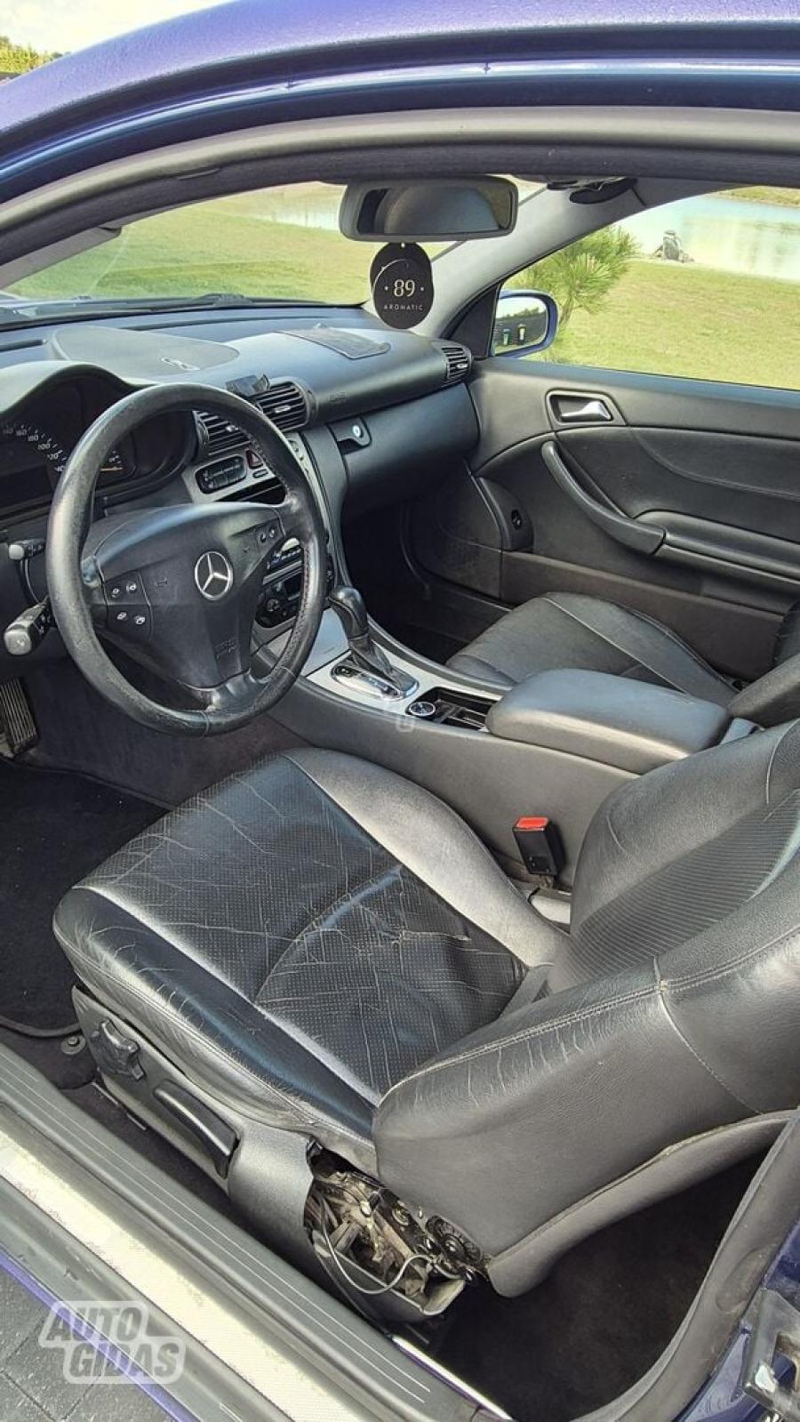 Blue Mercedes-Benz c-230 2001 in Siauliai, with an engine capacity of 2.30 L and mileage of 282 thousand km for 2100 €, photo 10 on AUTOMOTO.COM.LV