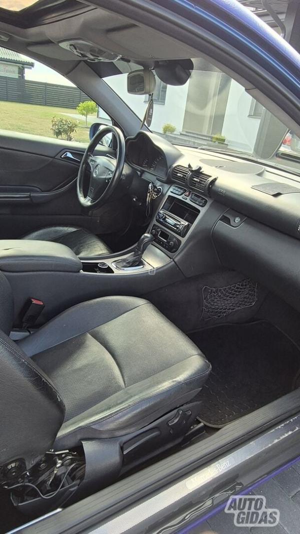 Blue Mercedes-Benz c-230 2001 in Siauliai, with an engine capacity of 2.30 L and mileage of 282 thousand km for 2100 €, photo 10 on AUTOMOTO.COM.LV