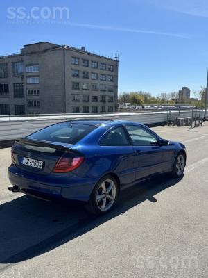 Синий Мерседес Ц 230 2003 в Рига, объемом двигателя 2.30 л и пробегом 227 тыс. км за 2200 €, фото 7 на AUTOMOTO.COM.LV