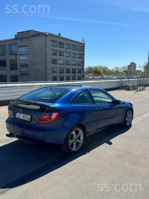 Zils Mercedes-Benz c-230 2003 Rīga, ar dzinēja tilpumu 2.30 L un nobraukumu 219 tūkst. km par 1700 €, foto 4 vietnē AUTOMOTO.COM.LV