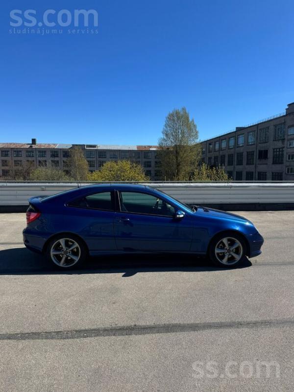Zils Mercedes-Benz c-230 2003 Rīga, ar dzinēja tilpumu 2.30 L un nobraukumu 219 tūkst. km par 1700 €, foto 6 vietnē AUTOMOTO.COM.LV
