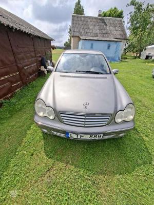Brūns Mercedes-Benz c-230 2006 Viļņa, ar dzinēja tilpumu 2.50 L un nobraukumu 272 tūkst. km par 1300 €, foto 4 vietnē AUTOMOTO.COM.LV