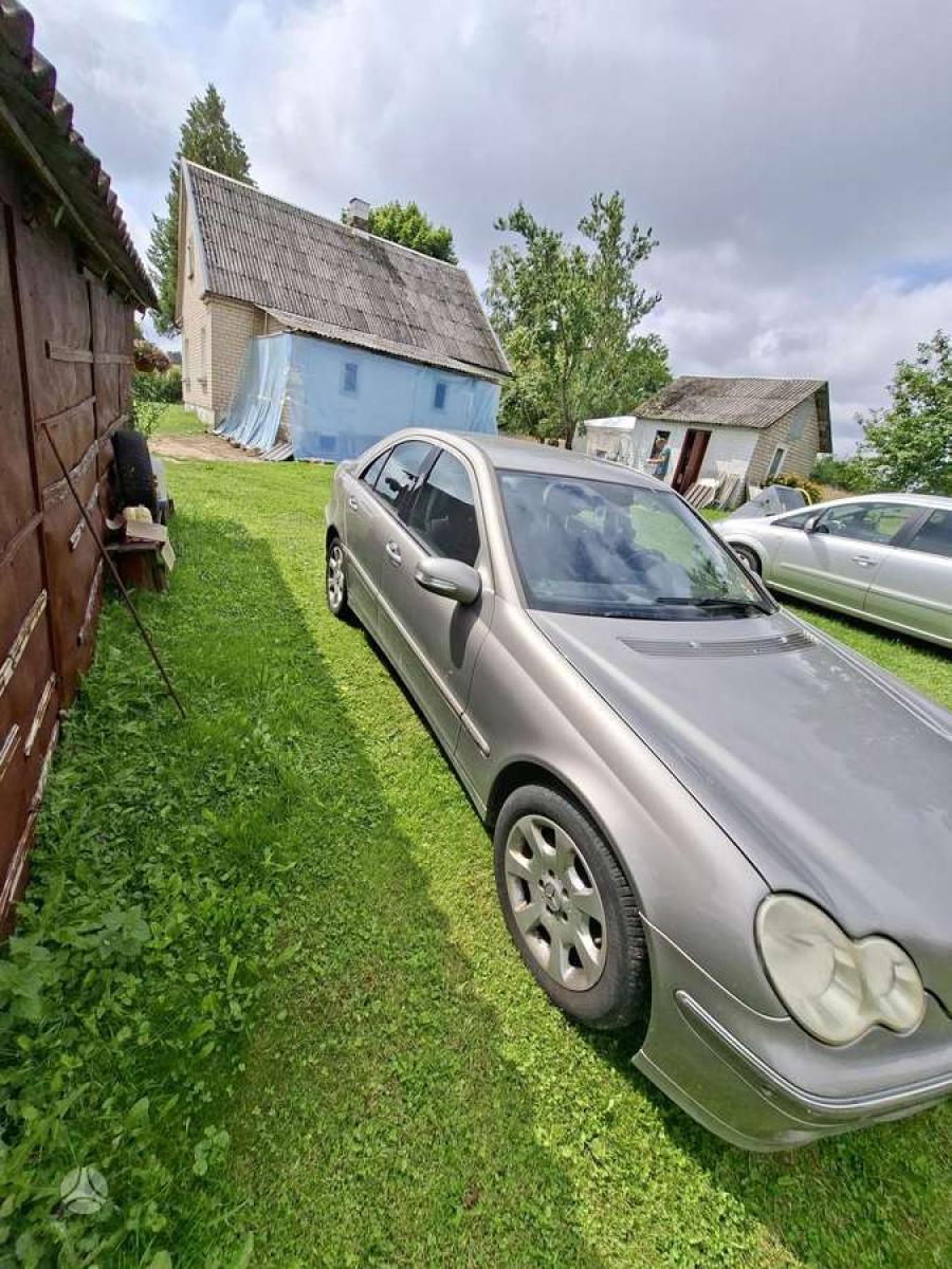 Brūns Mercedes-Benz c-230 2006 Viļņa, ar dzinēja tilpumu 2.50 L un nobraukumu 272 tūkst. km par 1300 €, foto 5 vietnē AUTOMOTO.COM.LV