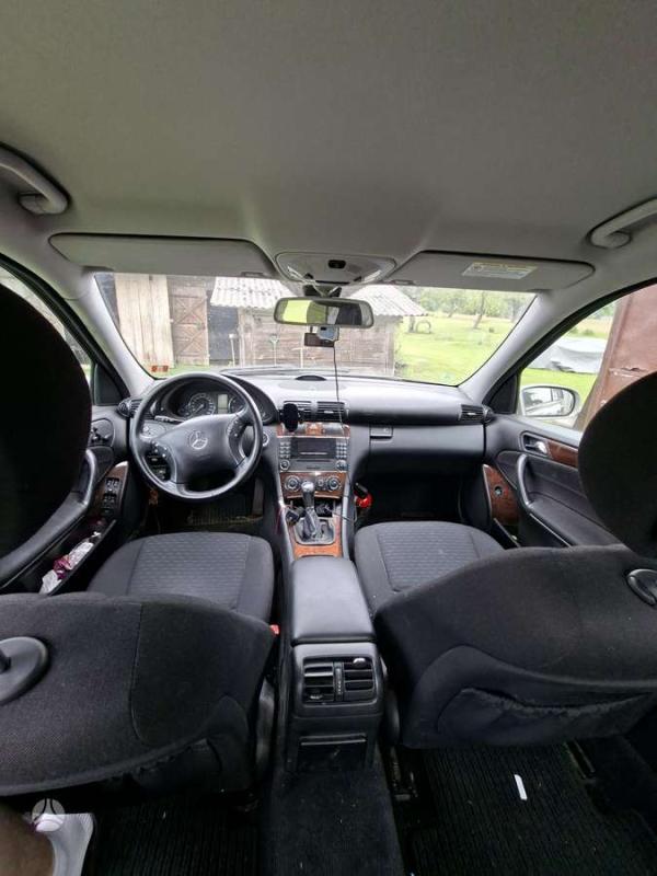 Brūns Mercedes-Benz c-230 2006 Viļņa, ar dzinēja tilpumu 2.50 L un nobraukumu 272 tūkst. km par 1300 €, foto 6 vietnē AUTOMOTO.COM.LV
