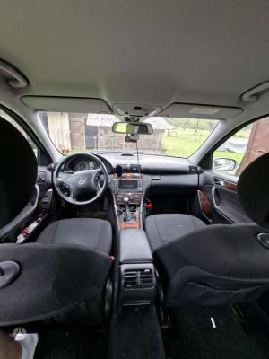 Brūns Mercedes-Benz c-230 2006 Viļņa, ar dzinēja tilpumu 2.50 L un nobraukumu 272 tūkst. km par 1300 €, foto 7 vietnē AUTOMOTO.COM.LV