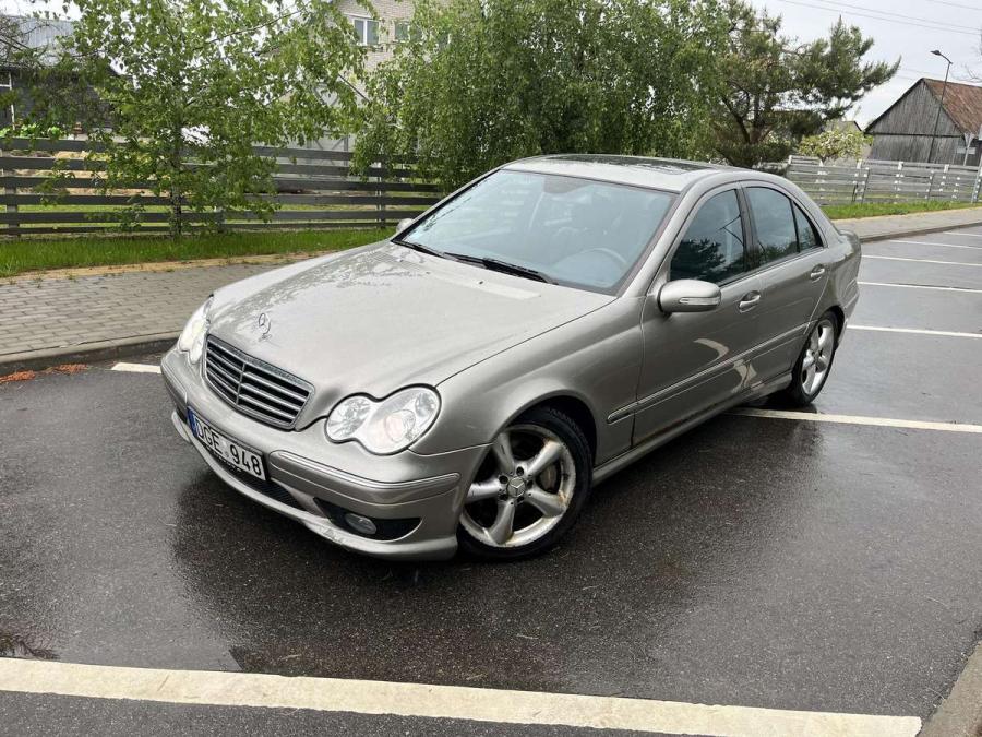 Brūns Mercedes-Benz c-230 2008 Birštonas, ar dzinēja tilpumu 2.50 L un nobraukumu 203 tūkst. km par 1600 €, foto 1 vietnē AUTOMOTO.COM.LV