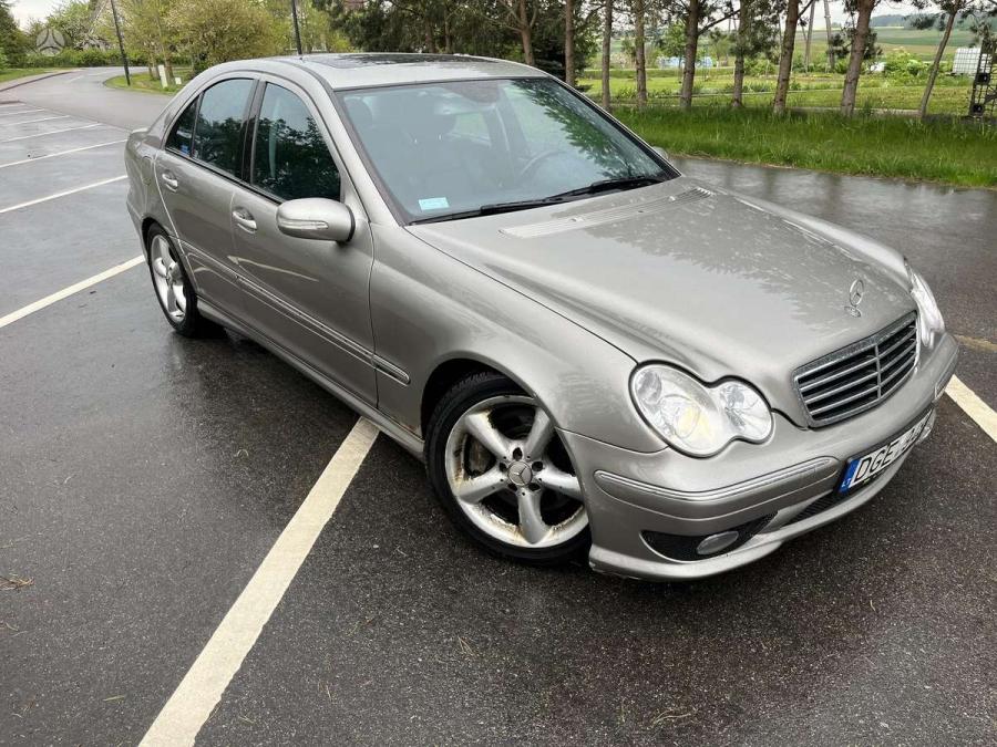 Brūns Mercedes-Benz c-230 2008 Birštonas, ar dzinēja tilpumu 2.50 L un nobraukumu 203 tūkst. km par 1600 €, foto 4 vietnē AUTOMOTO.COM.LV