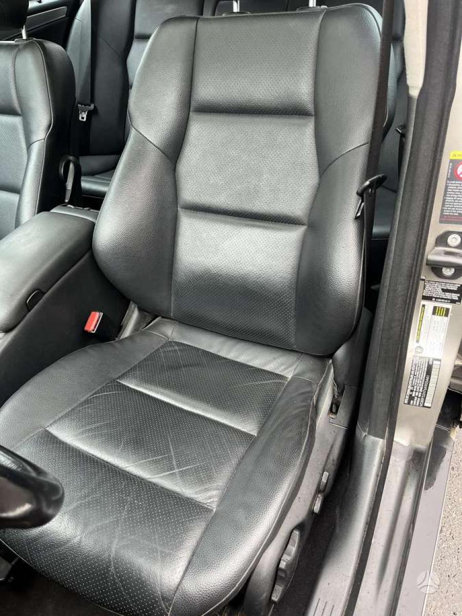 Brūns Mercedes-Benz c-230 2008 Birštonas, ar dzinēja tilpumu 2.50 L un nobraukumu 203 tūkst. km par 1600 €, foto 7 vietnē AUTOMOTO.COM.LV