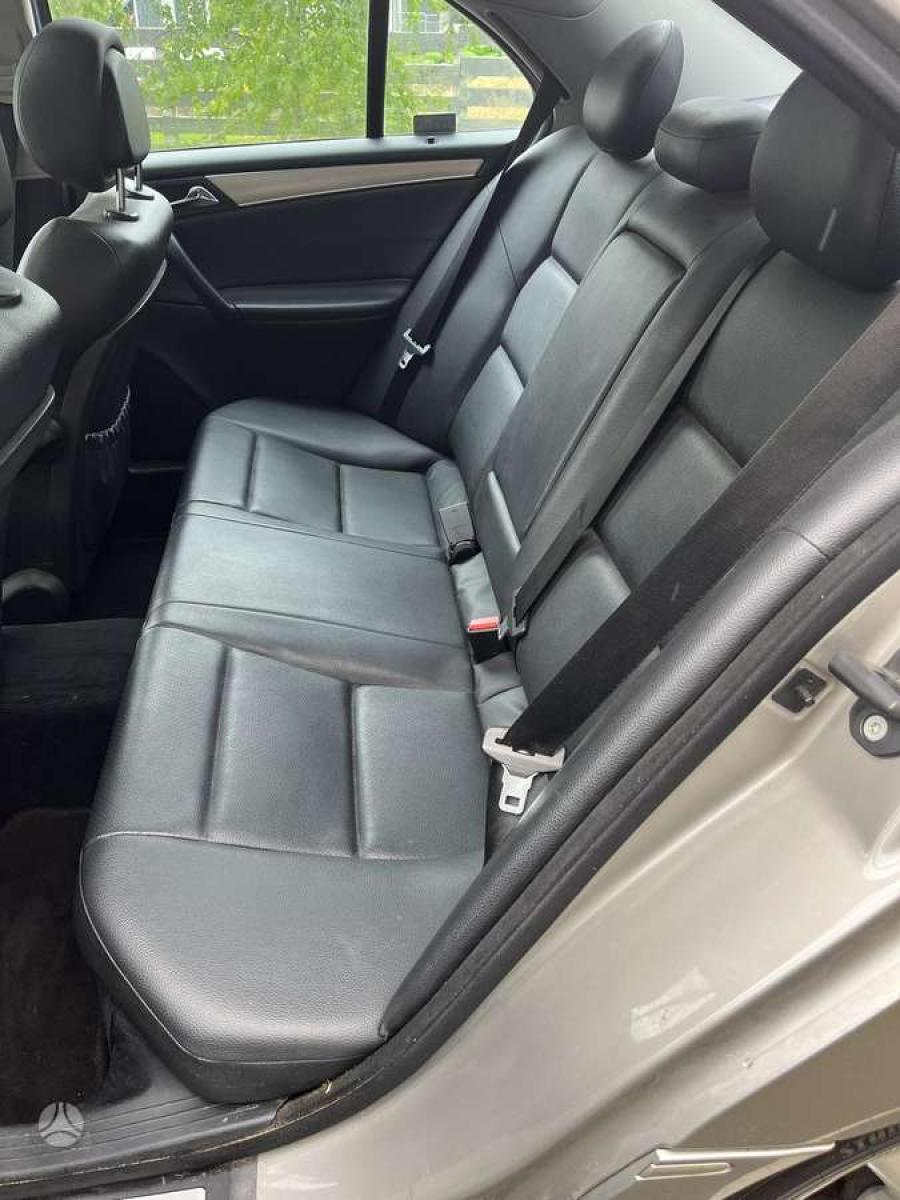 Brūns Mercedes-Benz c-230 2008 Birštonas, ar dzinēja tilpumu 2.50 L un nobraukumu 203 tūkst. km par 1600 €, foto 9 vietnē AUTOMOTO.COM.LV