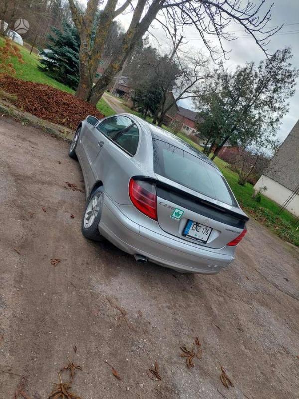 Grey Mercedes-Benz c-230 2003 in Moletai, with an engine capacity of 1.80 L and mileage of 235 thousand km for 900 €, photo 8 on AUTOMOTO.COM.LV