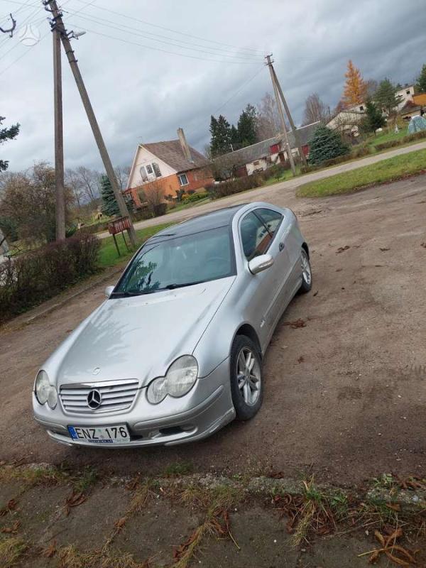 Grey Mercedes-Benz c-230 2003 in Moletai, with an engine capacity of 1.80 L and mileage of 235 thousand km for 900 €, photo 9 on AUTOMOTO.COM.LV