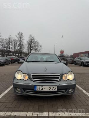 Grey Mercedes-Benz c-230 2005 in Riga, with an engine capacity of 1.80 L and mileage of 255 thousand km for 2900 €, photo  on AUTOMOTO.COM.LV