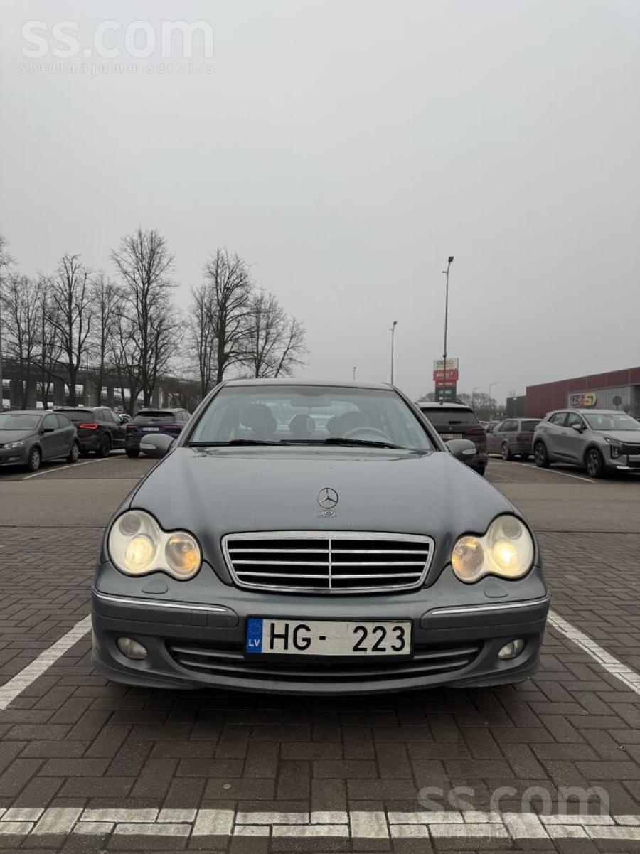 Pelēks Mercedes-Benz c-230 2005 Rīga, ar dzinēja tilpumu 1.80 L un nobraukumu 259 tūkst. km par 2600 €, foto 1 vietnē AUTOMOTO.COM.LV