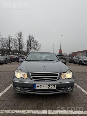 Серый Мерседес Ц 230 2005 в Рига, объемом двигателя 1.80 л и пробегом 259 тыс. км за 2100 €, фото  на AUTOMOTO.COM.LV