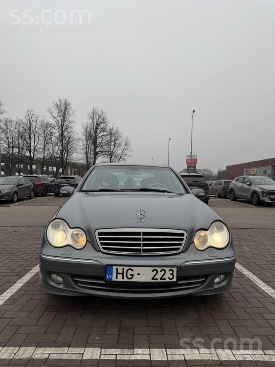 Grey Mercedes-Benz c-230 2005 in Riga, with an engine capacity of 1.80 L and mileage of 259 thousand km for 2100 €, photo 1 on AUTOMOTO.COM.LV