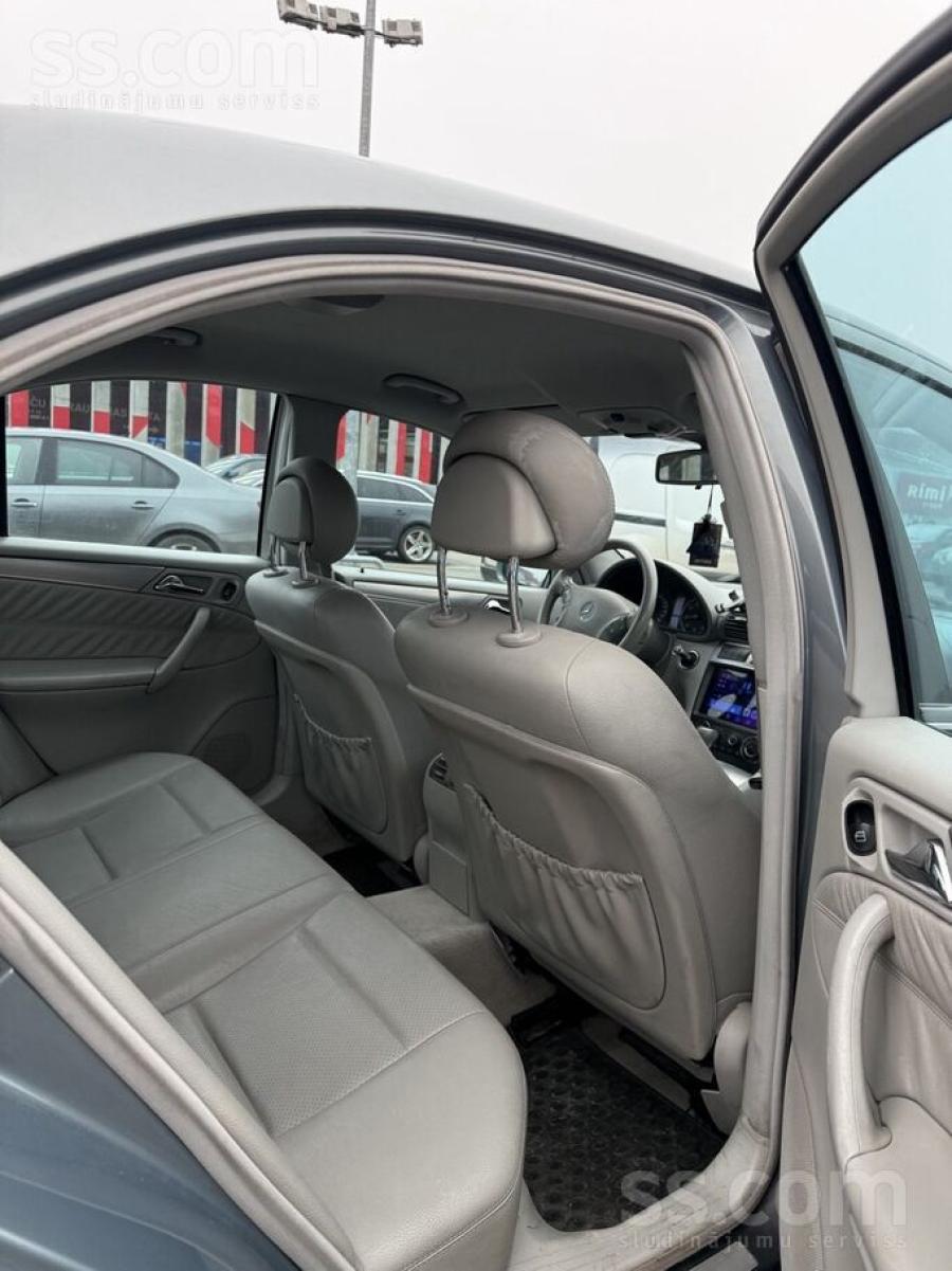 Grey Mercedes-Benz c-230 2005 in Riga, with an engine capacity of 1.80 L and mileage of 259 thousand km for 2100 €, photo 6 on AUTOMOTO.COM.LV