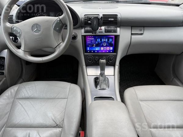 Grey Mercedes-Benz c-230 2005 in Riga, with an engine capacity of 1.80 L and mileage of 259 thousand km for 2100 €, photo 7 on AUTOMOTO.COM.LV
