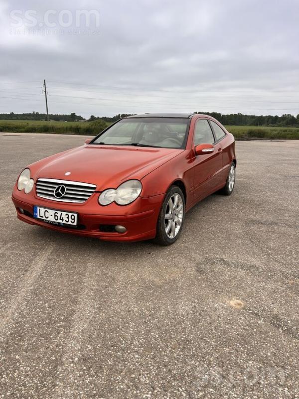 Red Mercedes-Benz c-230 2003 in Jelgava, with an engine capacity of 1.80 L and mileage of 332 thousand km for 950 €, photo 1 on AUTOMOTO.COM.LV