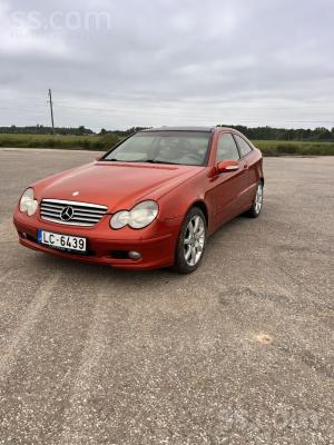 Sarkans Mercedes-Benz c-230 2003 Jelgava, ar dzinēja tilpumu 1.80 L un nobraukumu 332 tūkst. km par 950 €, foto 1 vietnē AUTOMOTO.COM.LV