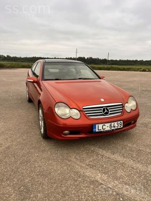 Sarkans Mercedes-Benz c-230 2003 Jelgava, ar dzinēja tilpumu 1.80 L un nobraukumu 332 tūkst. km par 950 €, foto 3 vietnē AUTOMOTO.COM.LV