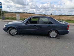 Mercedes-Benz c-230 1996 in Klaipeda, with an engine capacity of 2.30 L and mileage of 302 thousand km for 1999 €, photo 4 on AUTOMOTO.COM.LV
