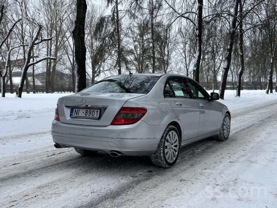 Mercedes-Benz c-230 2007 in Riga, with an engine capacity of 2.50 L and mileage of 260 thousand km for 3590 €, photo 4 on AUTOMOTO.COM.LV