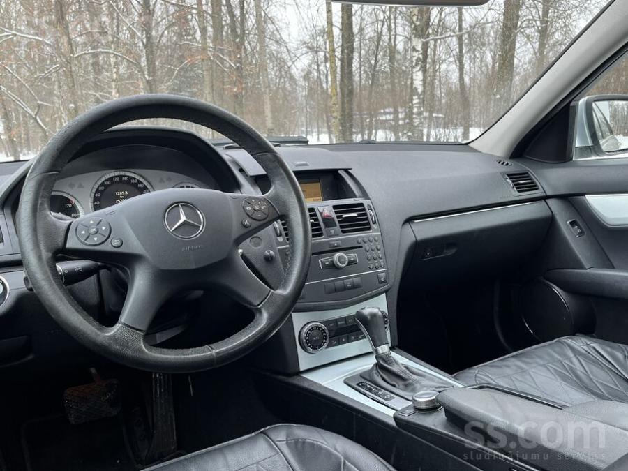 Mercedes-Benz c-230 2007 in Riga, with an engine capacity of 2.50 L and mileage of 260 thousand km for 3590 €, photo 9 on AUTOMOTO.COM.LV