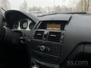 Mercedes-Benz c-230 2007 in Riga, with an engine capacity of 2.50 L and mileage of 260 thousand km for 3590 €, photo 11 on AUTOMOTO.COM.LV