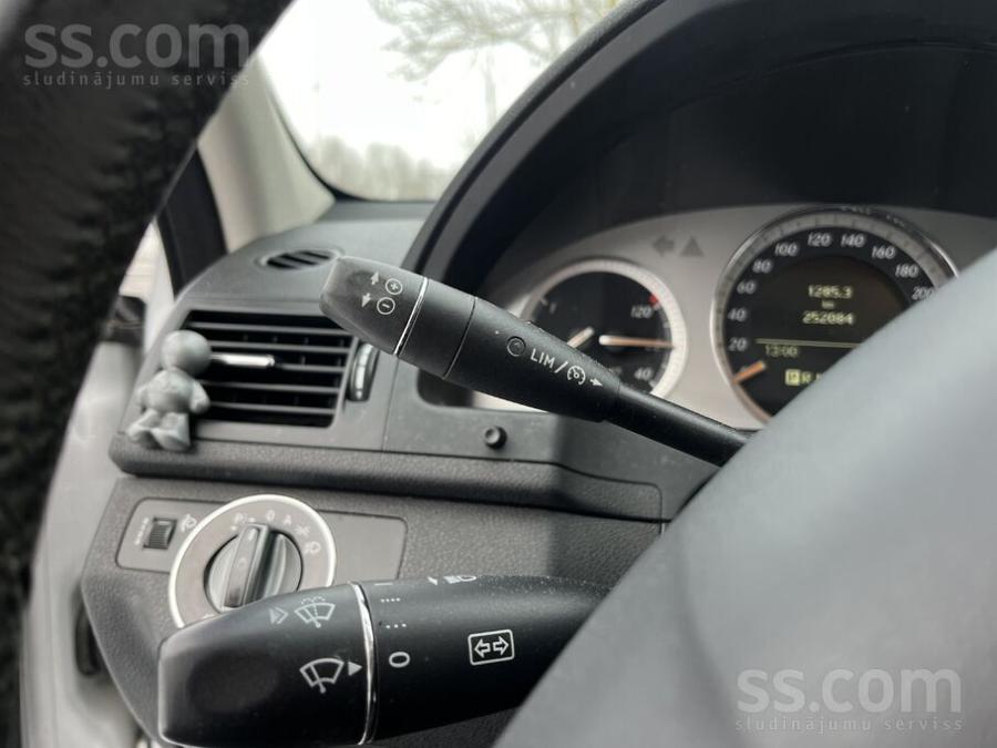 Mercedes-Benz c-230 2007 in Riga, with an engine capacity of 2.50 L and mileage of 260 thousand km for 3590 €, photo 17 on AUTOMOTO.COM.LV