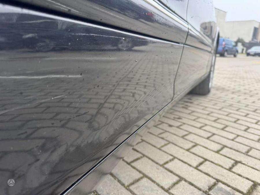Black Mercedes-Benz c-240 2002 in Vilnius, with an engine capacity of 2.40 L and mileage of 227 thousand km for 1700 €, photo 13 on AUTOMOTO.COM.LV