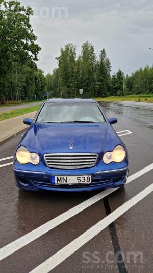 Zils Mercedes-Benz c-240 2004 Valmiera, ar dzinēja tilpumu 2.60 L un nobraukumu 0 tūkst. km par 900 €, foto  vietnē AUTOMOTO.COM.LV